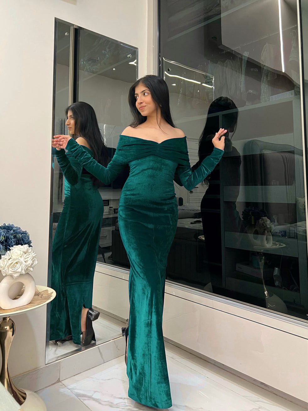 Open media 0 in modal